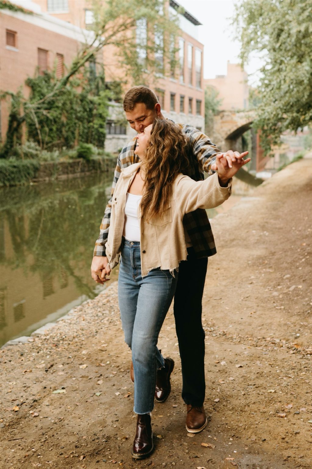 Fall Georgetown Canal Engagement Session | Julie & Michael ...