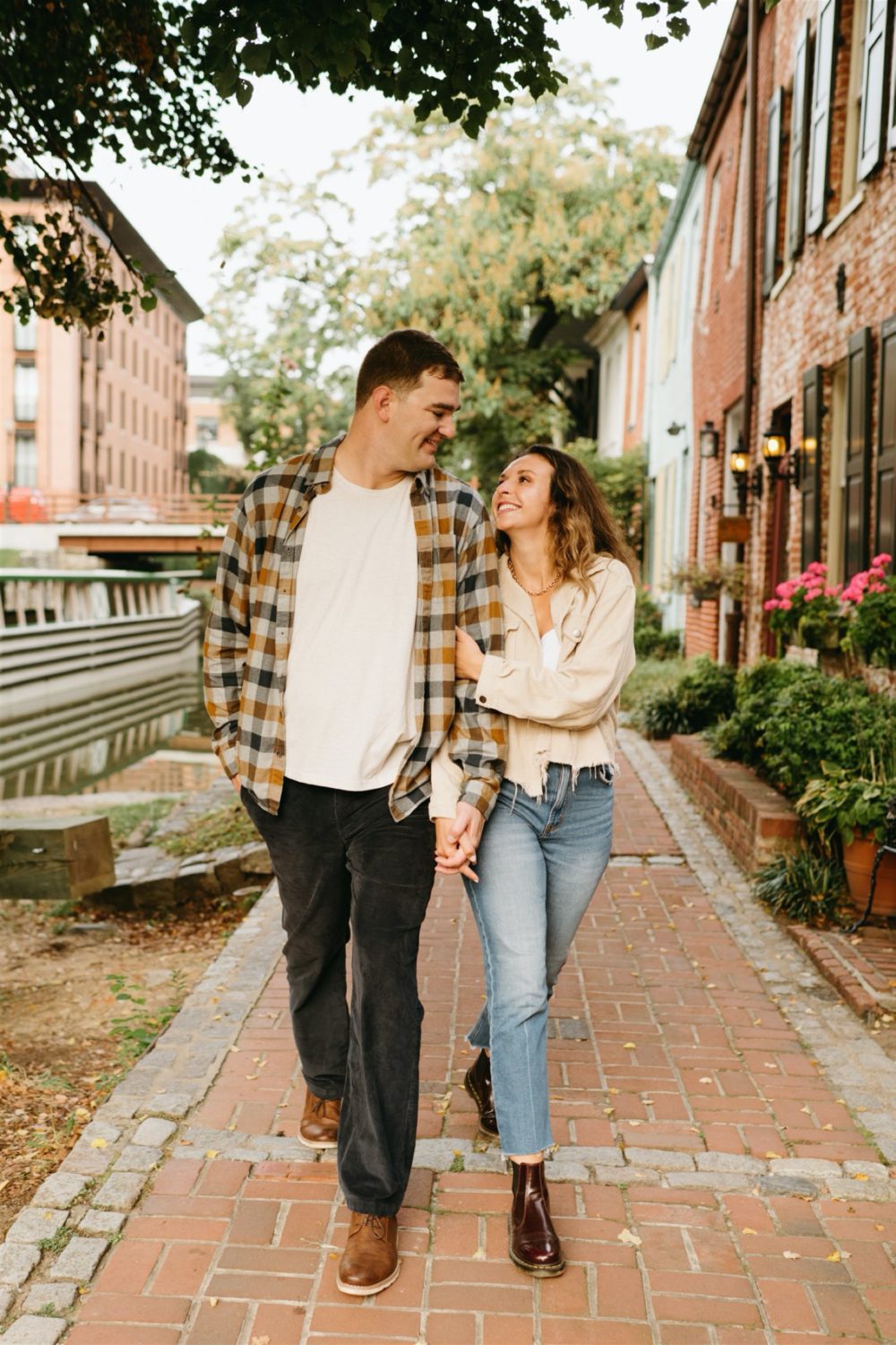 Fall Georgetown Canal Engagement Session | Julie & Michael ...