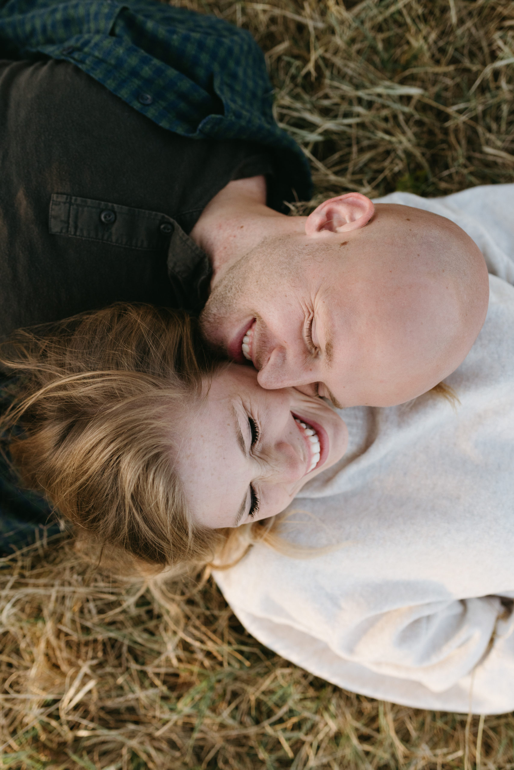 Engagement Session Outfits for Fall - hannahbaldwinphotography.com